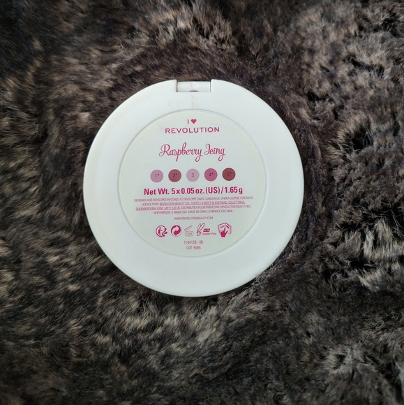 Makeup Revolution | Makeup | Raspberry Icing Donut Eyeshadow Palette ...